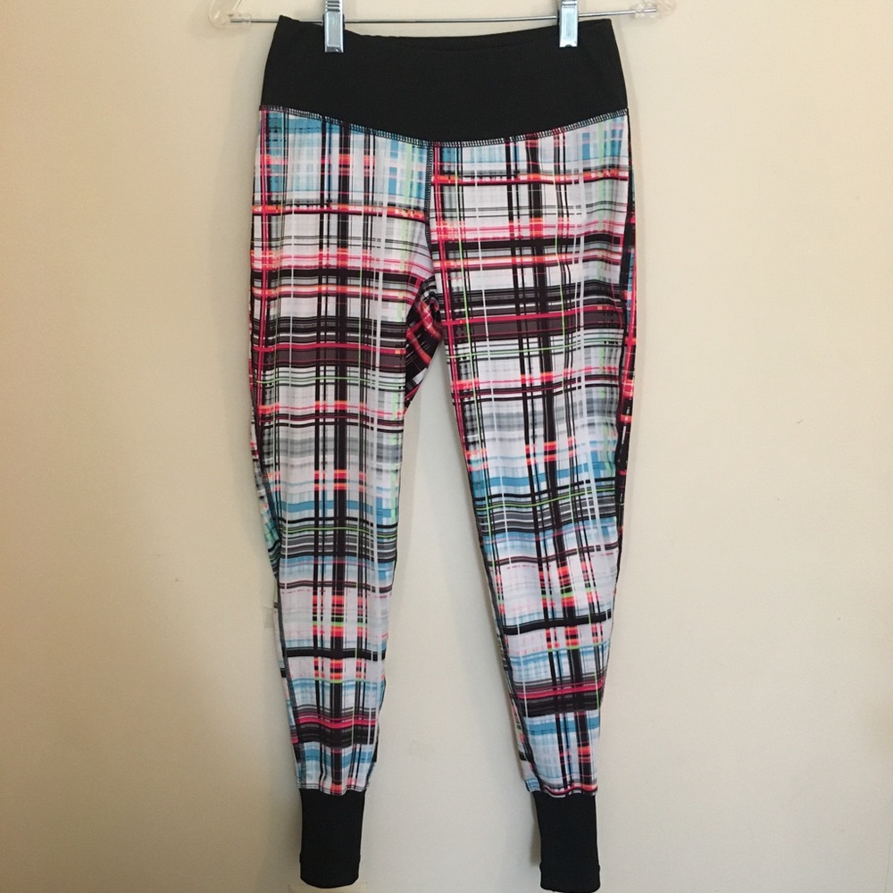 18. Be Inspired Colorful Neon Workout Leggings - Gem